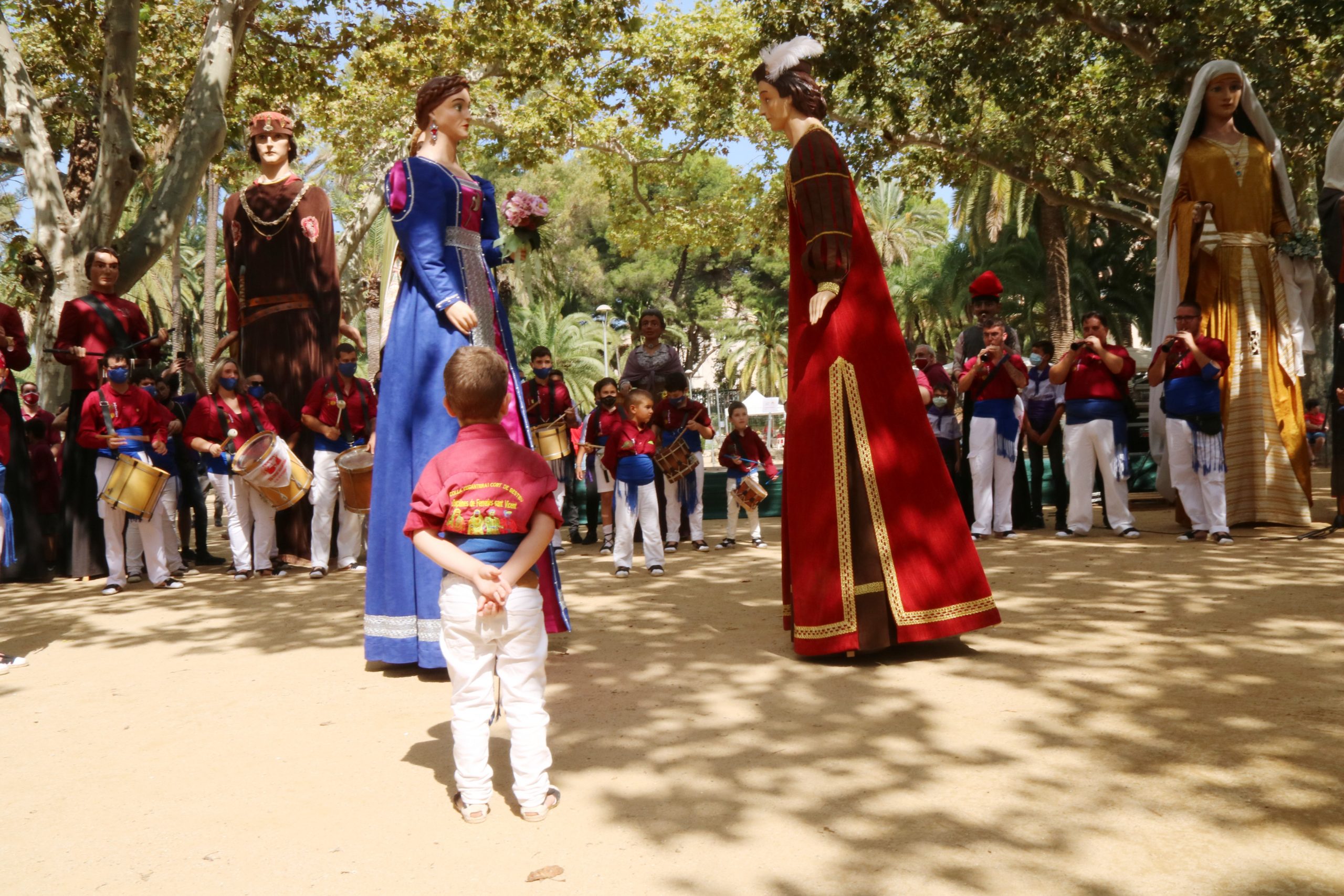 Tortosa estrena els gegantons Rufo i Rubí amb la "il·lusió" de promoure ...
