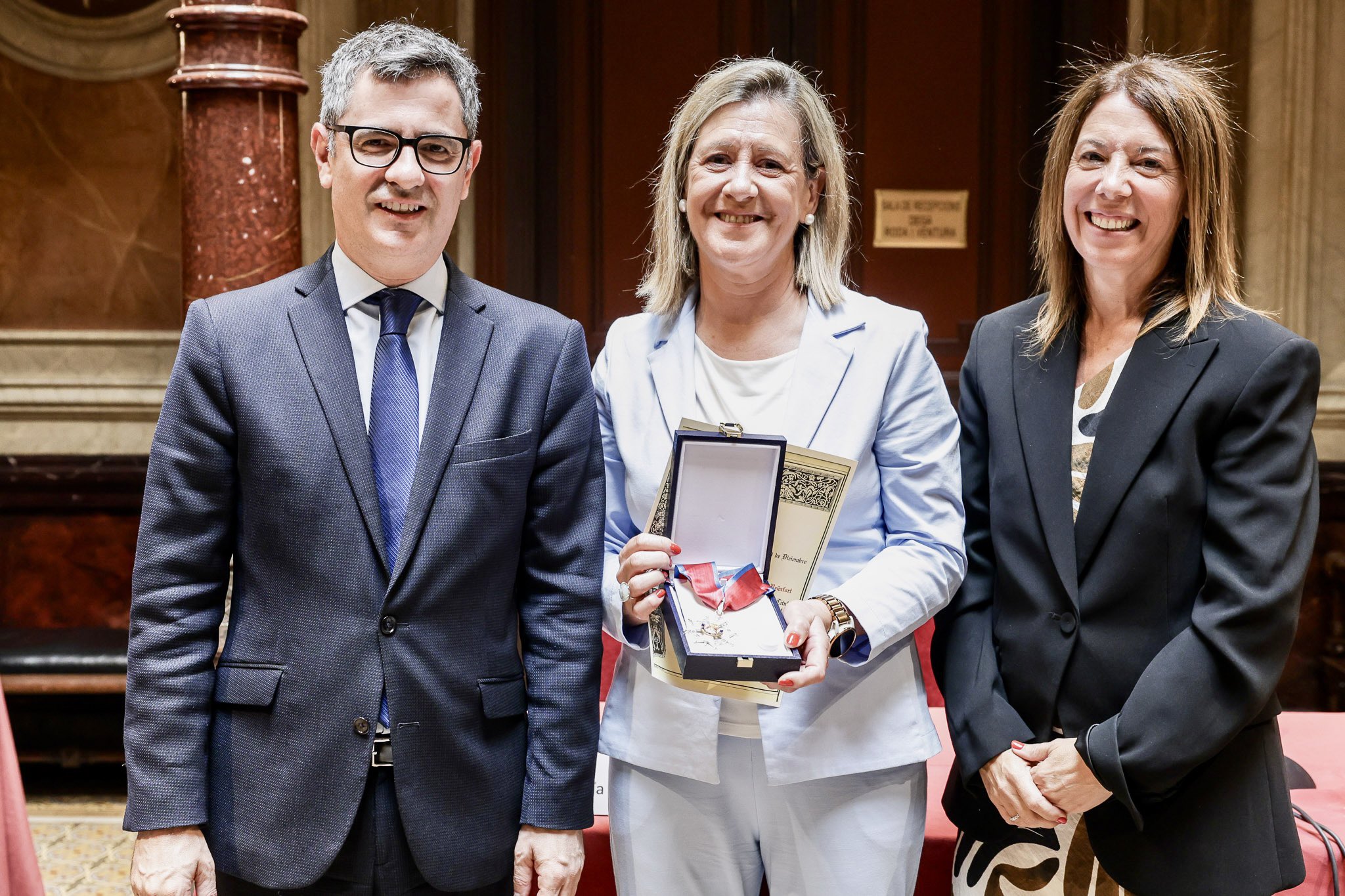 La degana del Col·legi d’Advocats de Tortosa, Marta Martínez, rep la ...